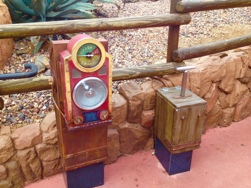 7 Great Disney Queues – Disney Insights
