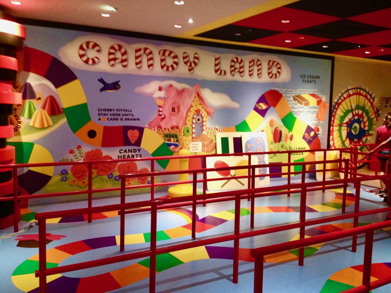 7 Great Disney Queues – Disney Insights