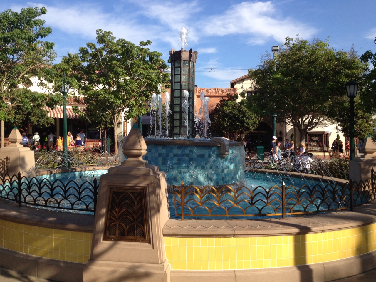 Two Disney Fountains, a Golden Dream, and Mulholland Madness – Disney ...