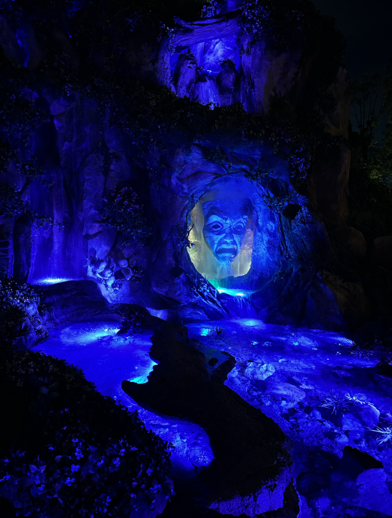 Celebrating Snow White in the Parks – Disney Insights